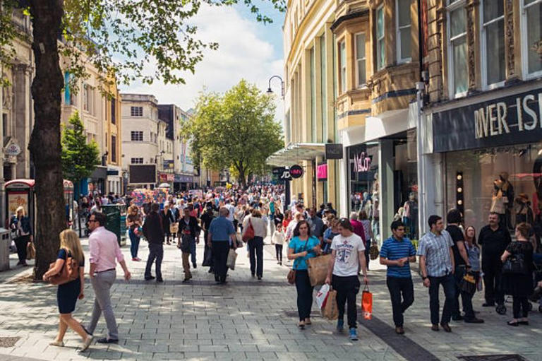 Major UK high street chain closing another store as shoppers try to save it