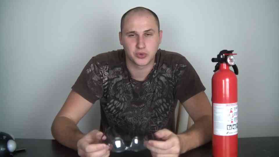 AWESOME FLOATING FLAME LIGHTER TRICK!