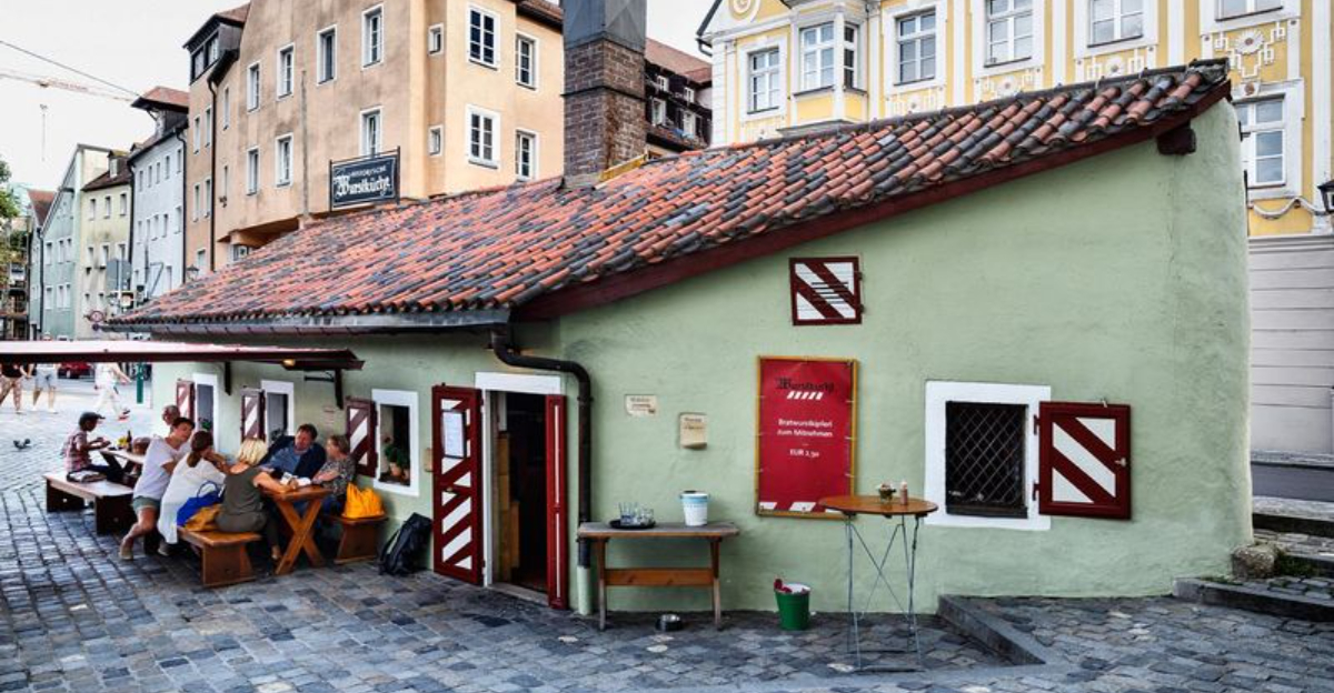 10 Tiny Restaurants Around The World You Have To Squeeze Into