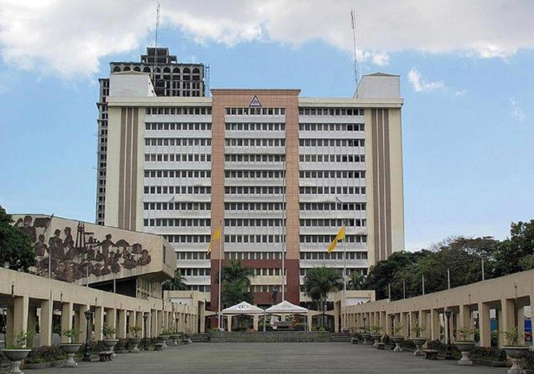 Falling concrete debris in QC left 2 students critically injured