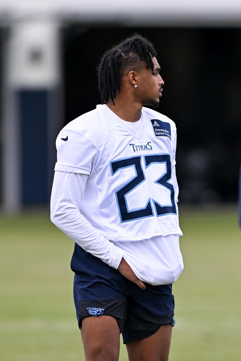 Tennessee Titans vs. Denver Broncos injury report: Dan Moore Jr. did ...