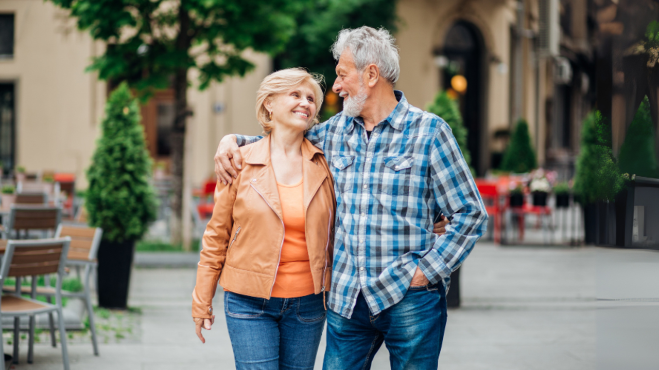 Making This Small Change While Walking Could Strengthen And Counter ...