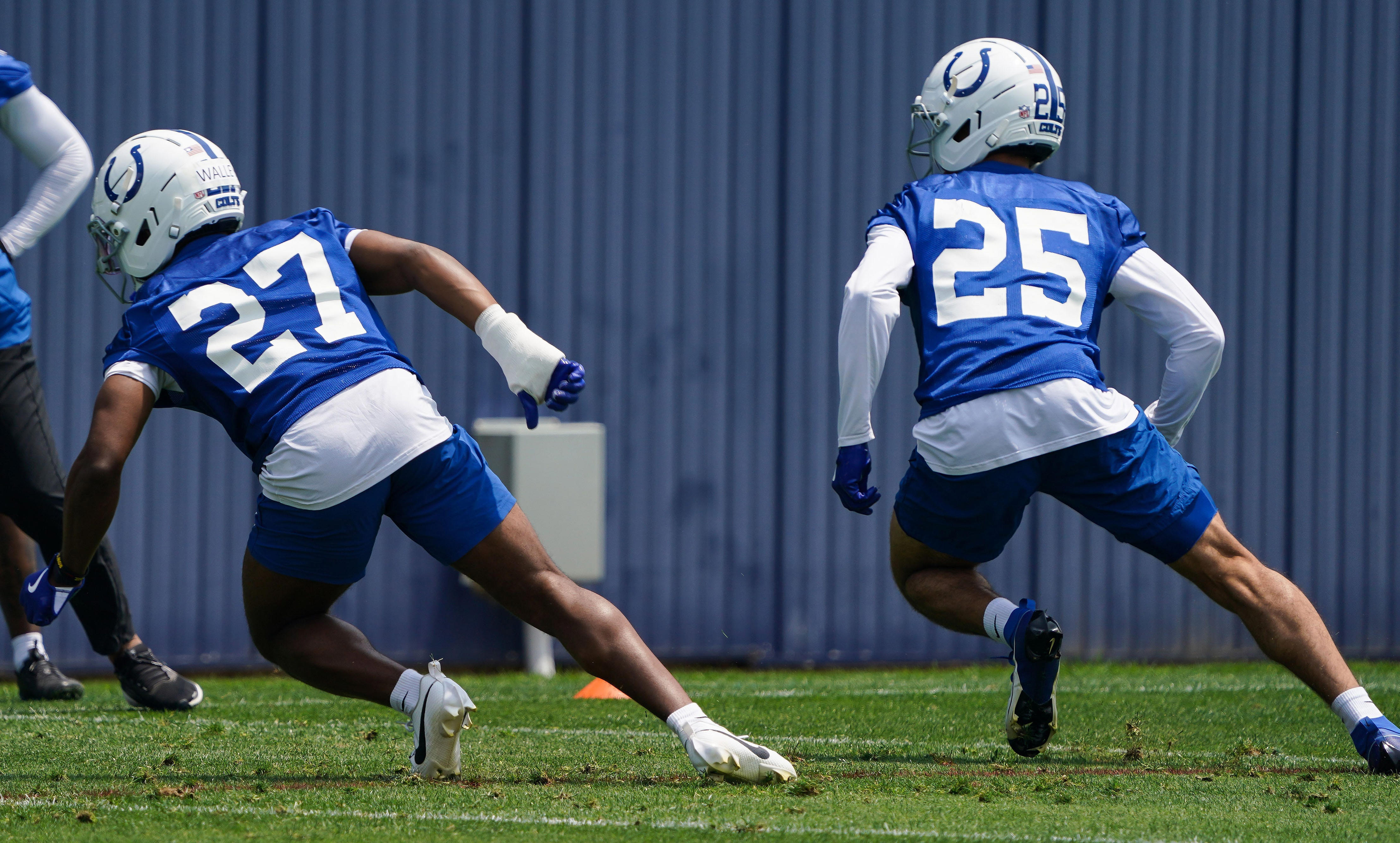 4 Indianapolis Colts training camp battles on defense to watch closely
