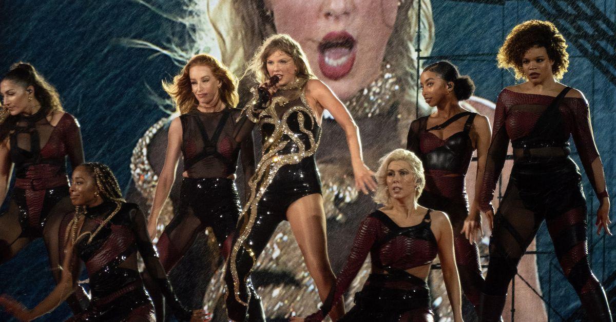 Taylor Swift Fans Are Losing It Over Cryptic Countdown — Is Her Debut ...