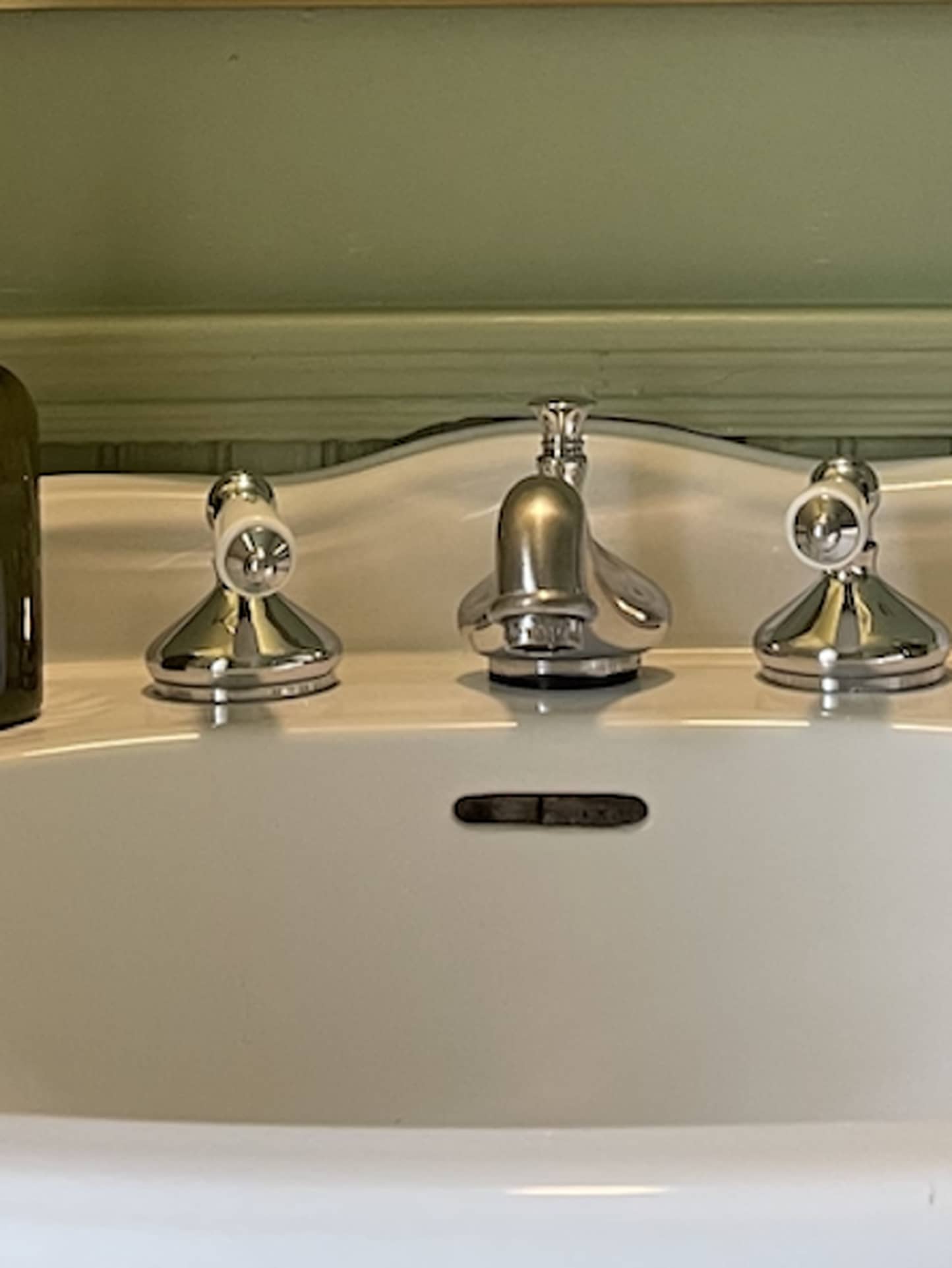 This Luxury Hand Wash Set Gives My Bathroom British Apothecary Vibes
