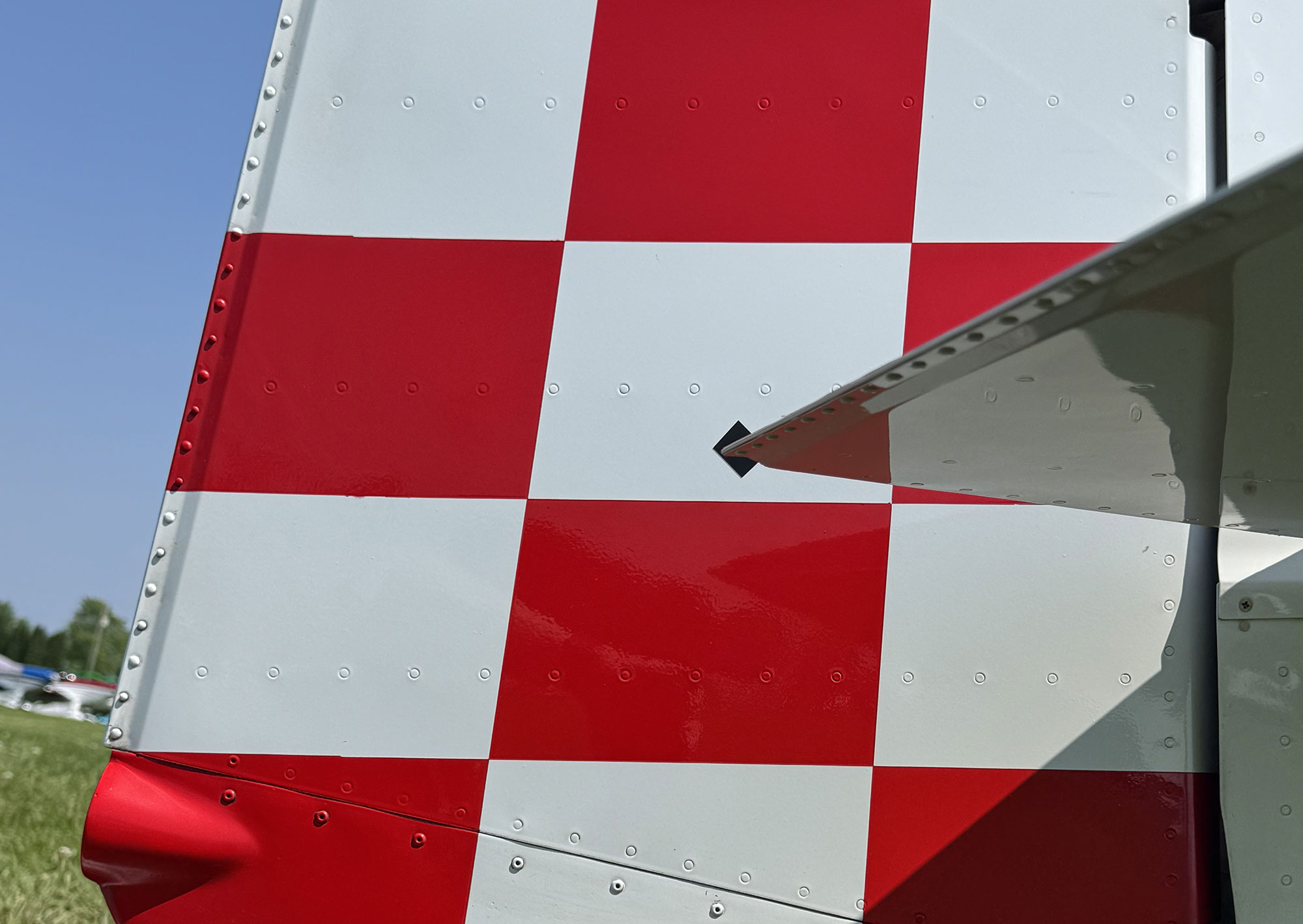 How to Align Your Formation Position on a "Non-standard" Airplane