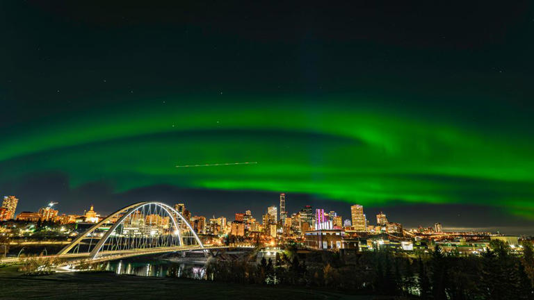 Northern lights could be visible across Canada this week, even in ...