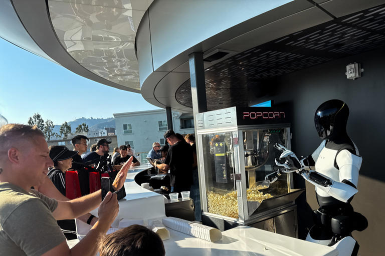 Inside the new Tesla diner where you're served by robots