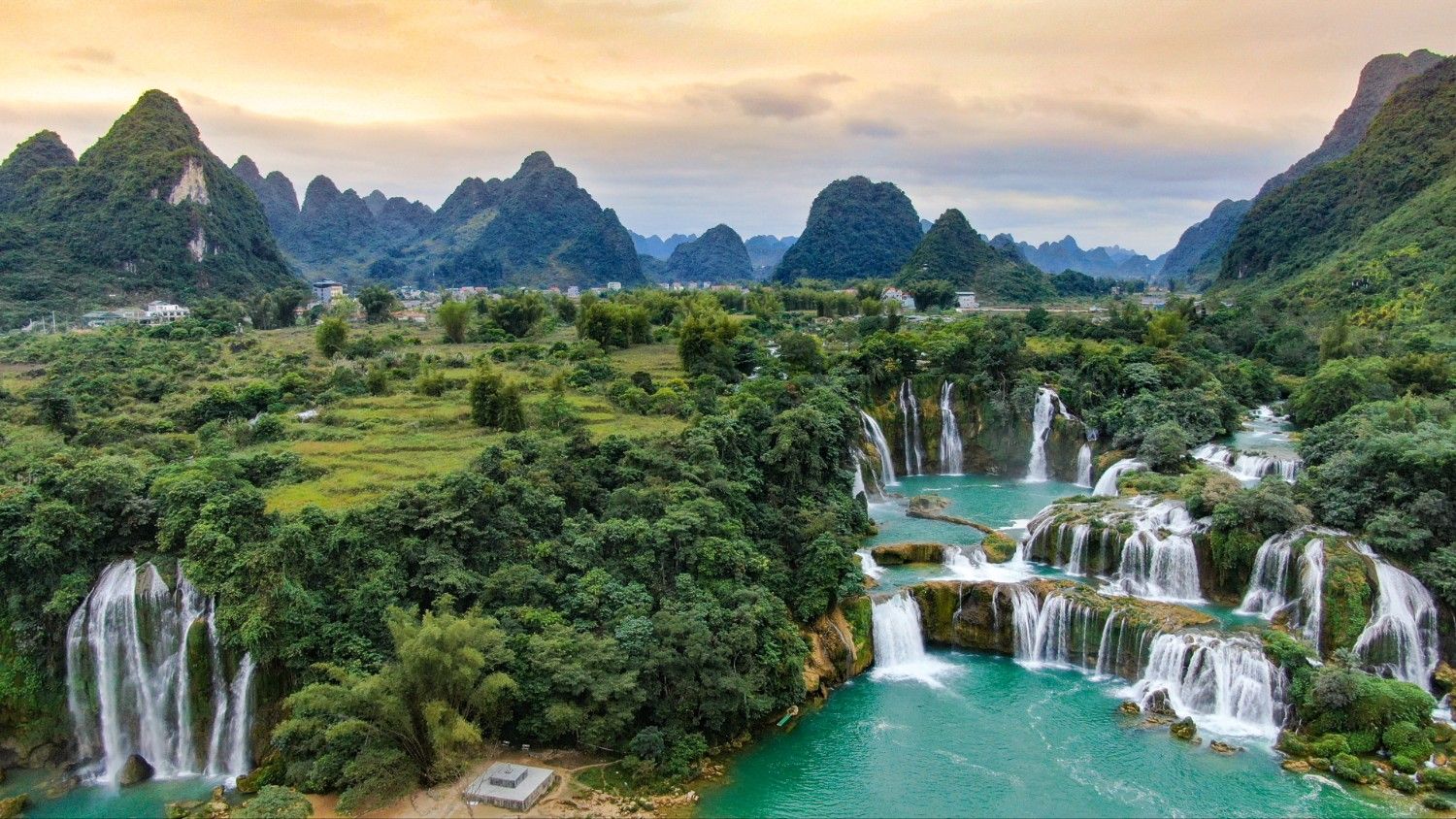 Discover the World's 22 Most Beautiful Waterfalls—From Hidden Gems to ...