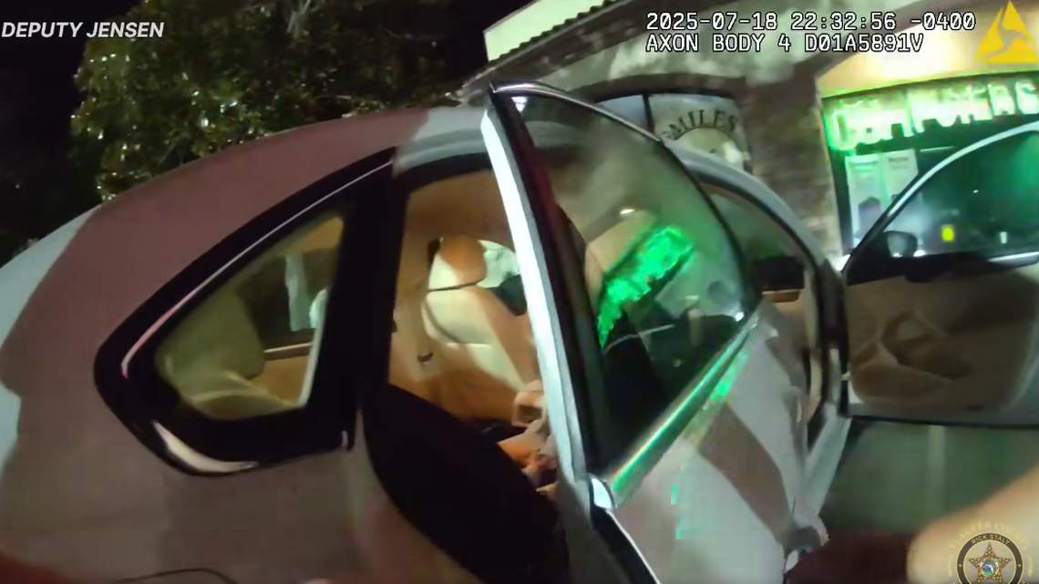 Mom leaves baby in running, unlocked car as she meets husband at bar ...