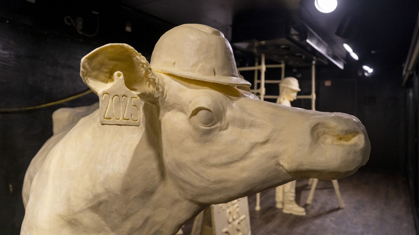 Butter cow joins construction crew at Ohio State Fair
