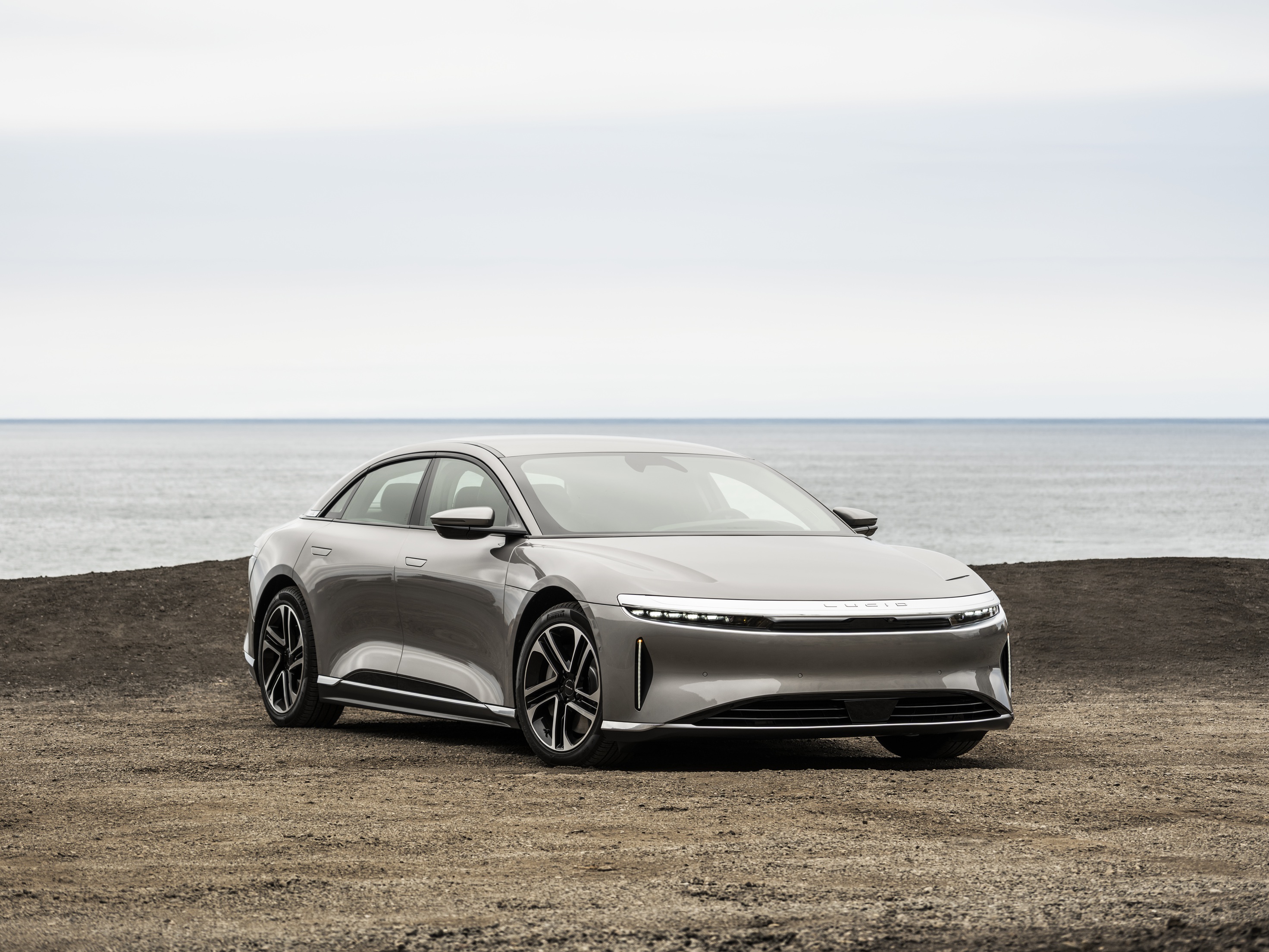 La nuova gamma Lucid Air si aggiorna e diventa compatibile con le ...