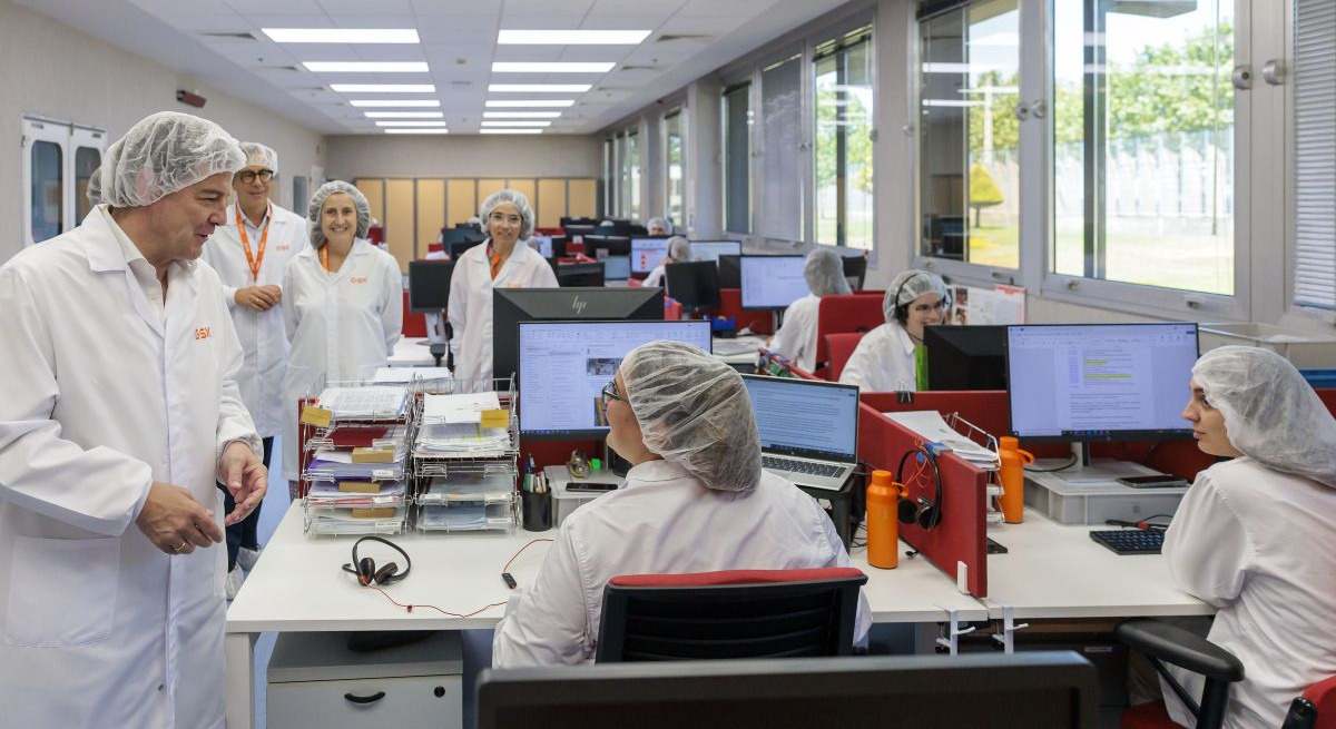 Mañueco pone la planta de GSK en Aranda como "ejemplo" del modelo ...