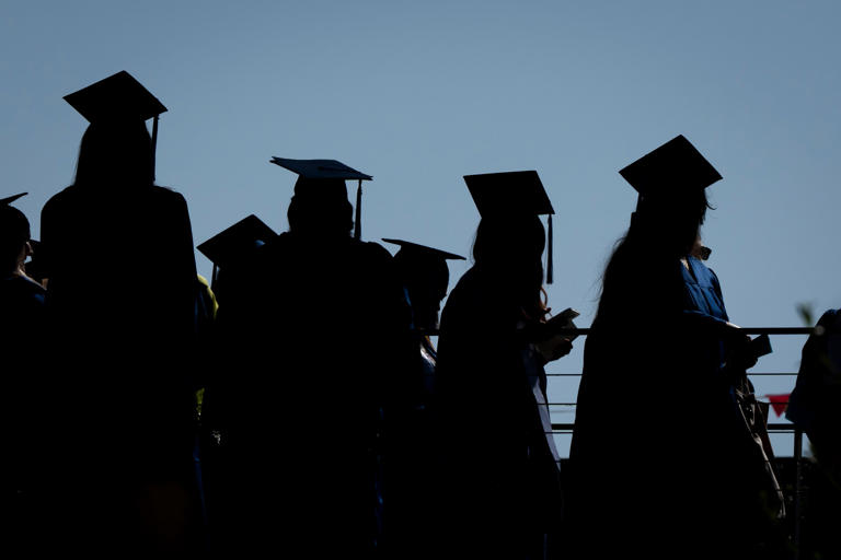 Degree? Cha-ching! Here are the top-paying college degrees in Oregon