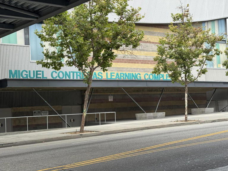 High school football teams in Los Angeles affected by ICE raids ...