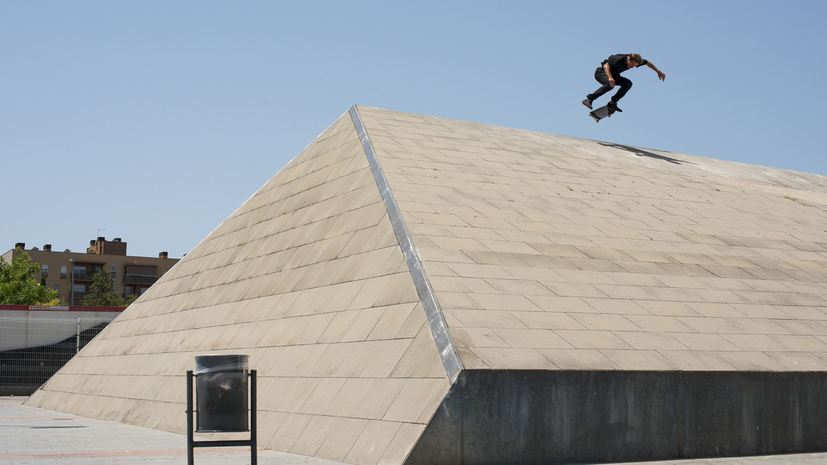 Video Part: Mark Frölich's Welcome to Morphium Skateboards