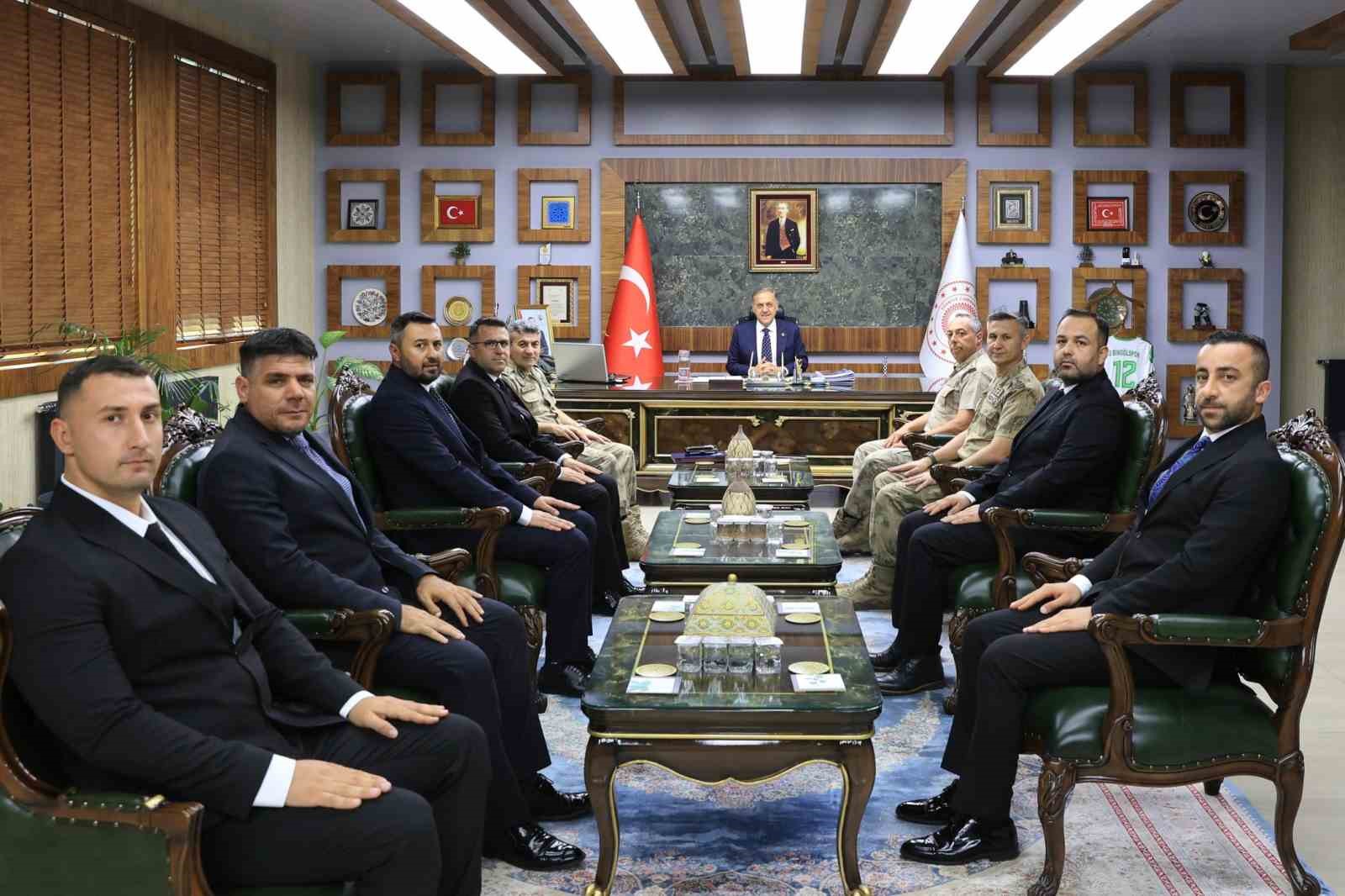 Bingöl’de 20 yıl önce yol kenarında çanta içerisinde bulunan bebek ...