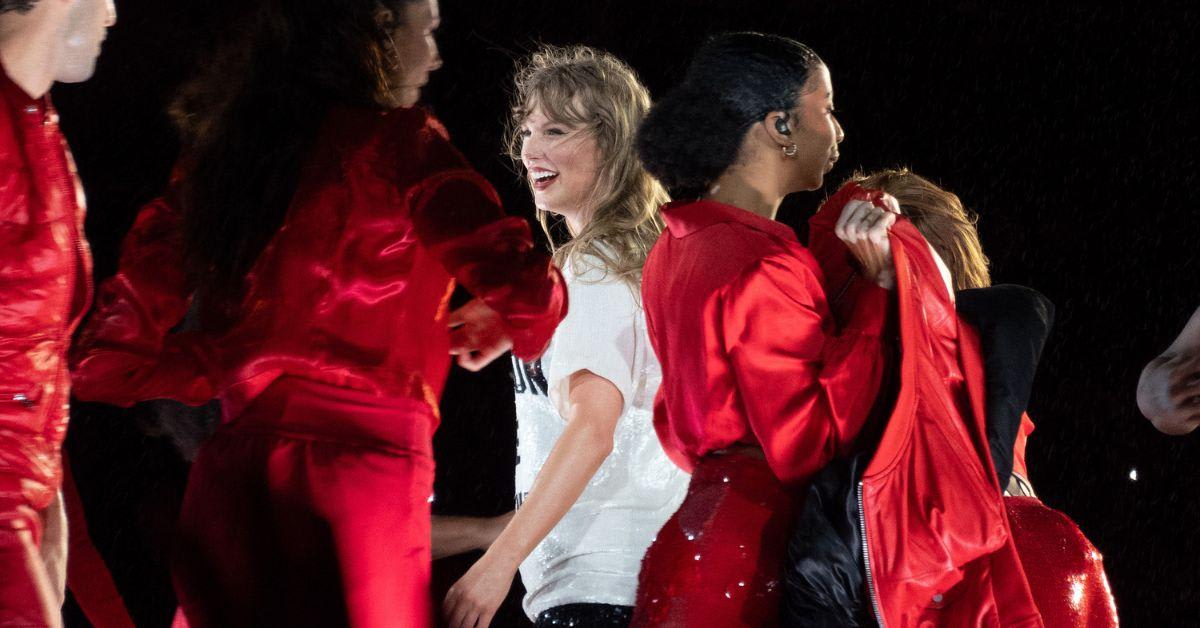 Taylor Swift Fans Are Losing It Over Cryptic Countdown — Is Her Debut ...