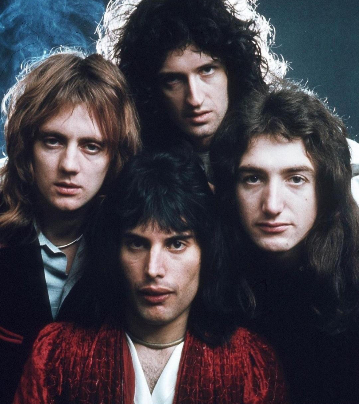 21 Photos Of Queen At The Very Beginning