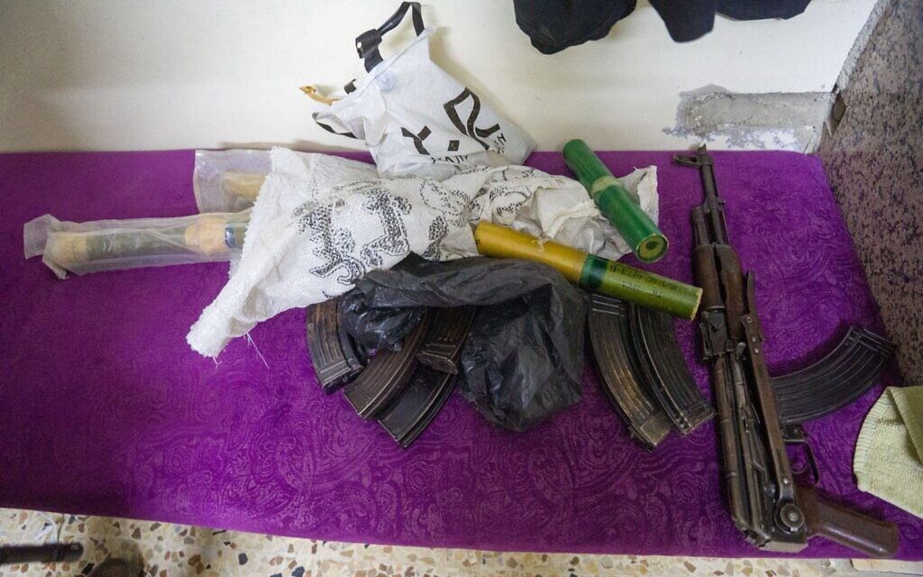 IDF arrests suspected weapons dealers in southern Syria, says military