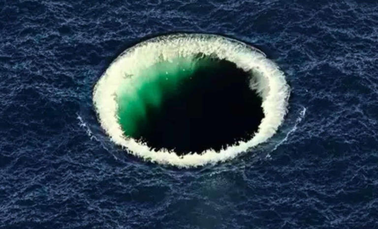 Scientists Reveal A Bizarre Gravity Hole Beneath the Indian Ocean: Its ...