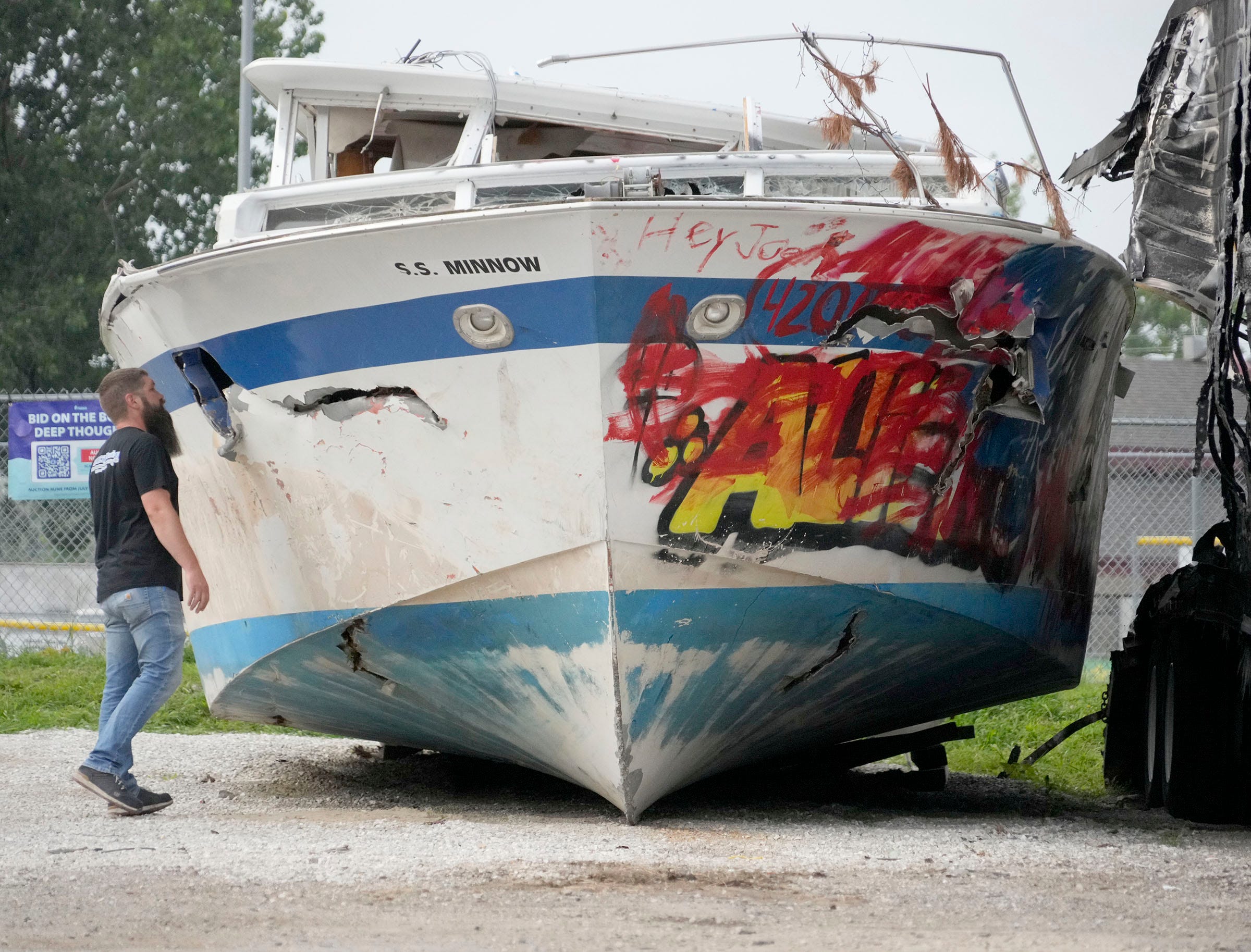 Milwaukee's abandoned boat, Deep Thought, up for sale: Auction begins