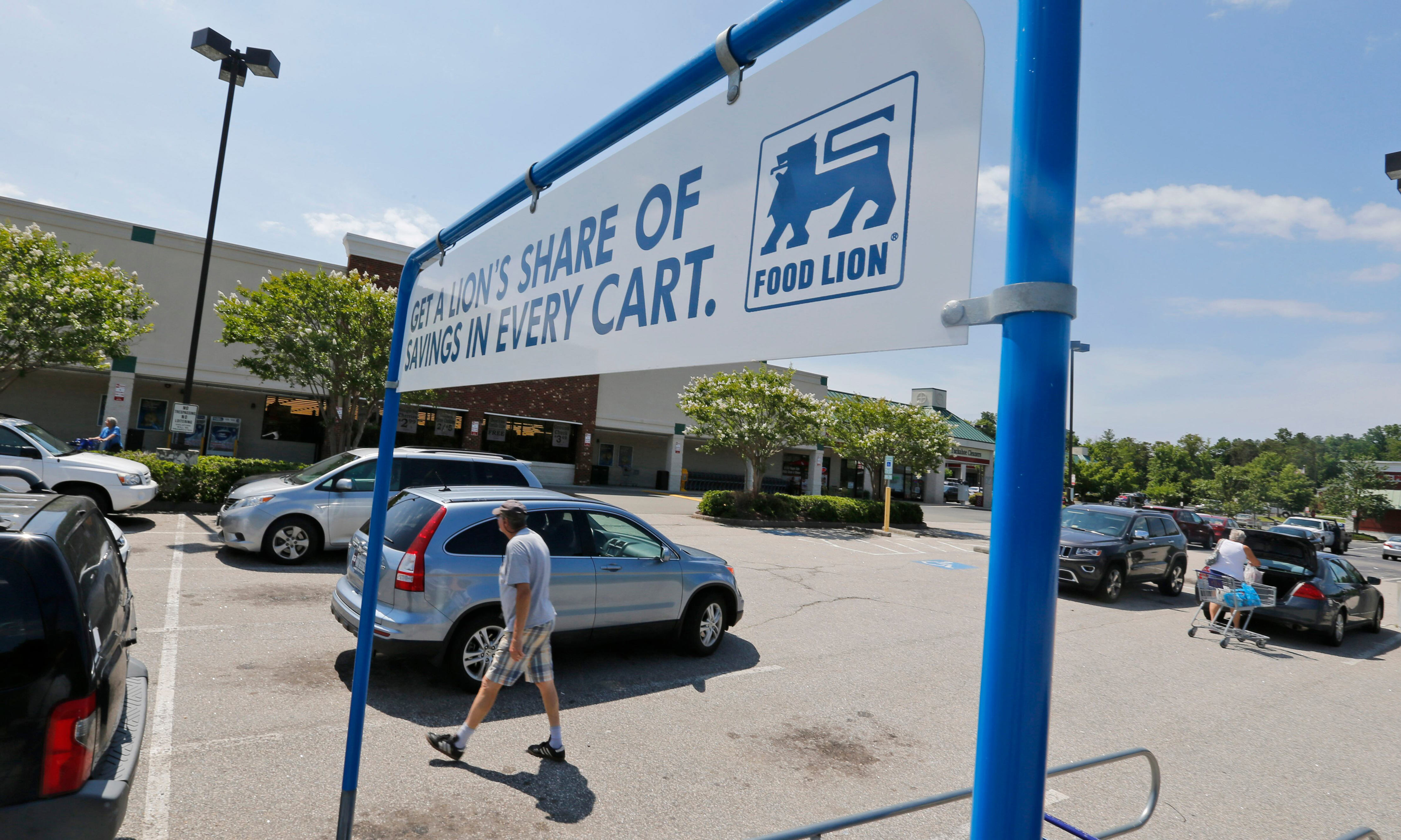 Grocery store evacuated after bomb threat in Burke County shopping center