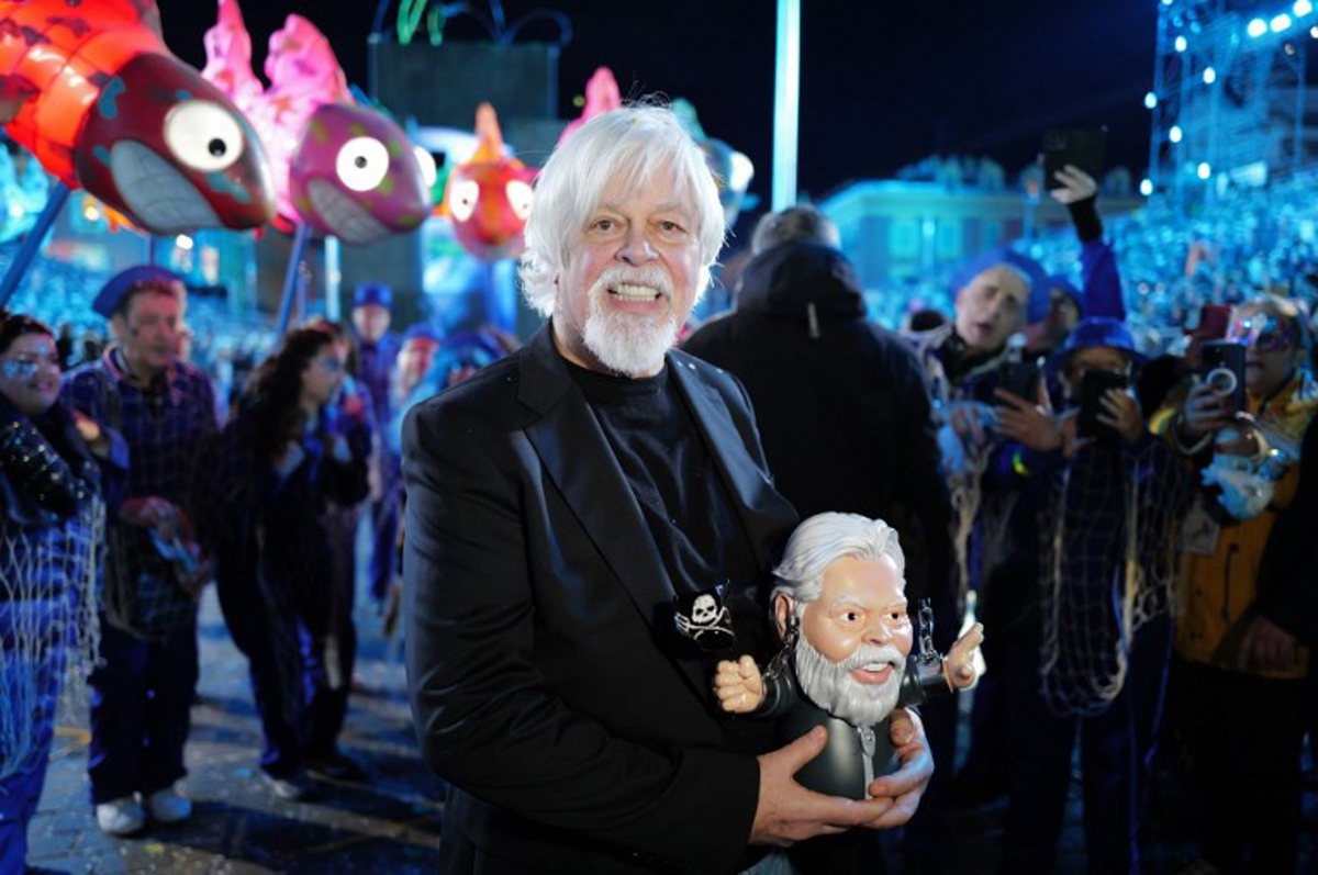 Interpol trekt 'rood alarm' voor milieuactivist Paul Watson in