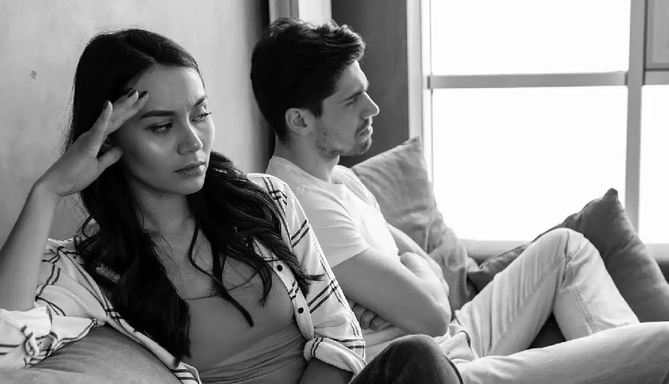 10 Biggest Early Warning Signs of a Bad Boyfriend