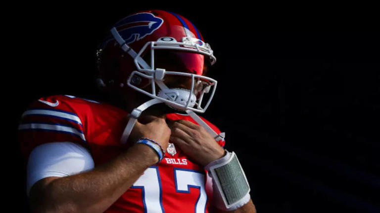 Good news for Buffalo Bills fans: Iconic red helmets make long-awaited ...