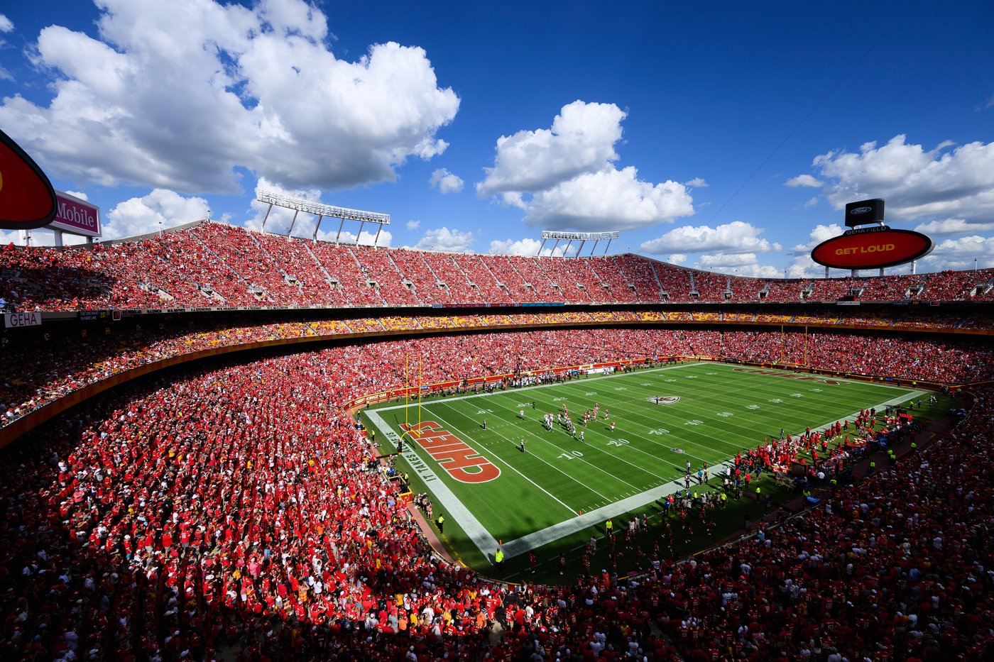Chiefs press on with stadium negotiations on both sides of the Kansas ...