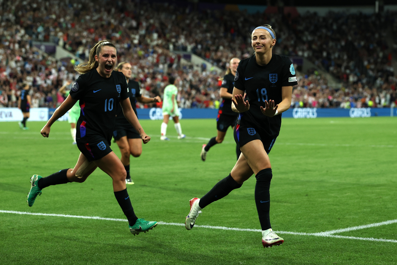 Chloe Kelly s extra-time winner sends Lionesses to Euros final