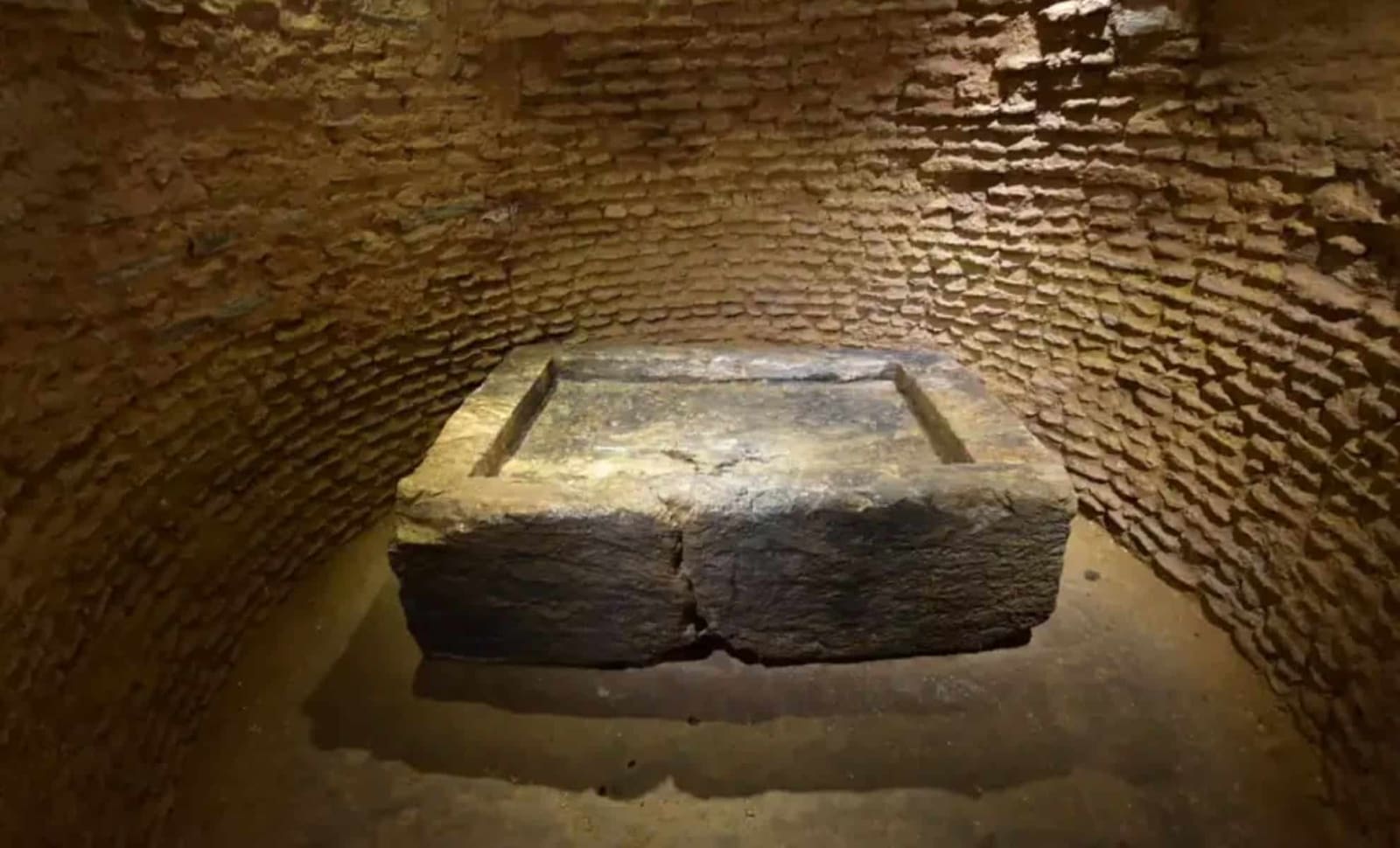 How a 2-Tonne Stone Was Transported by Boat 5,300 Years Ago