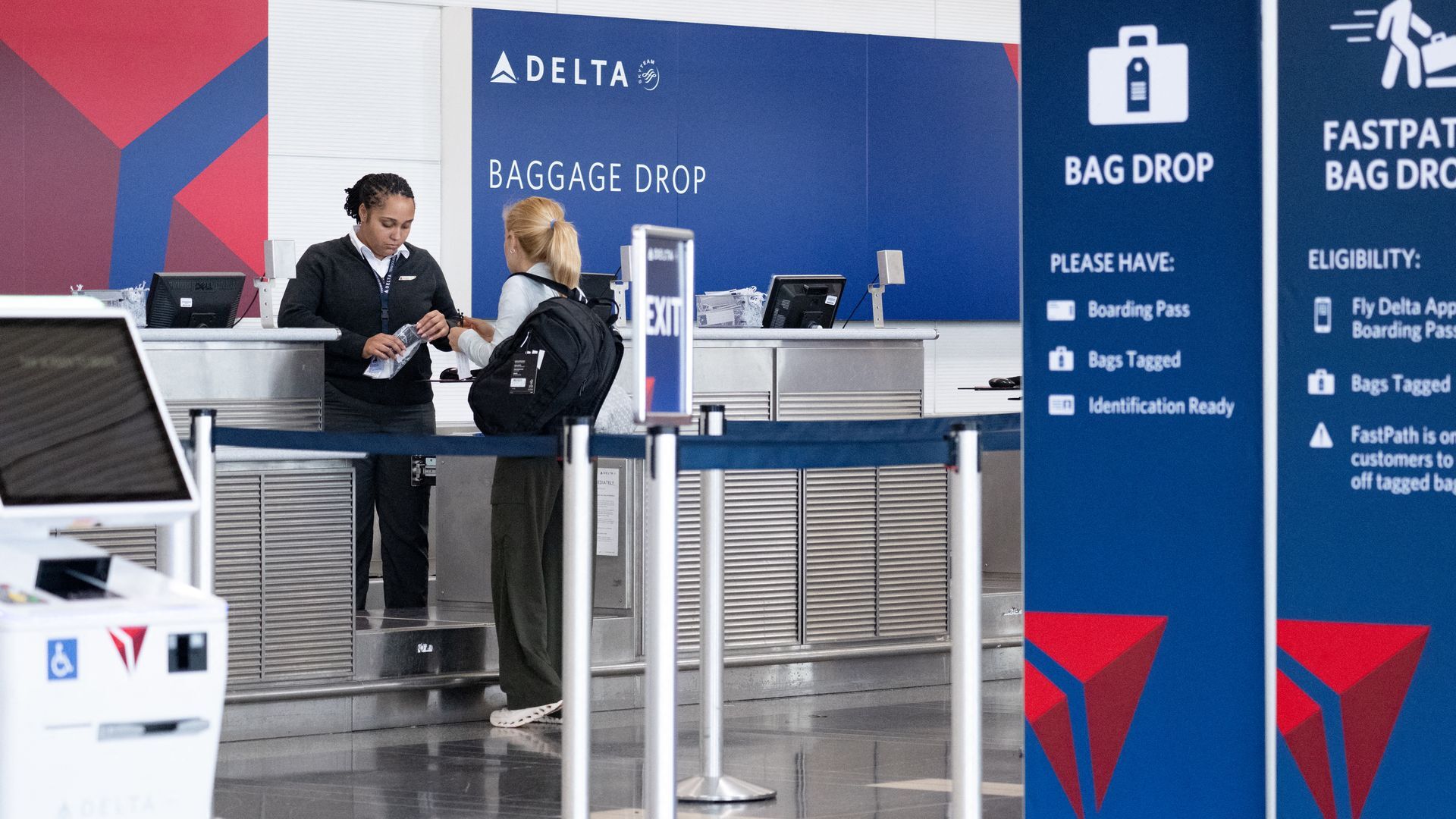 Senators raise privacy concerns over AI-pricing used by Delta Air Lines
