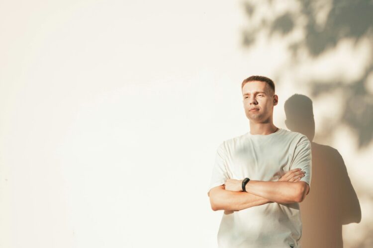 15 Signs A Man Is Falling Out of Love But Won't Admit It