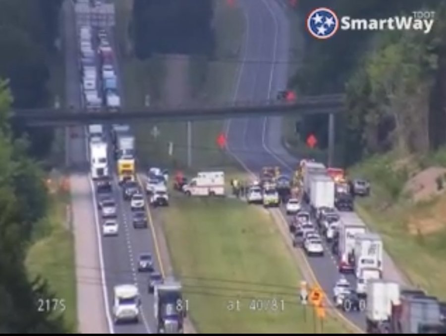 Four adults, four children injured after I-81 crash in Jefferson County