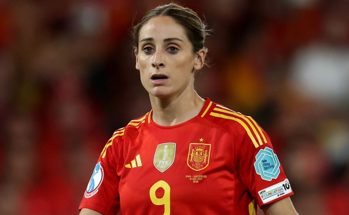 Esther Gonzalez: Profile of the Striker’s Age, Career Highlights ...