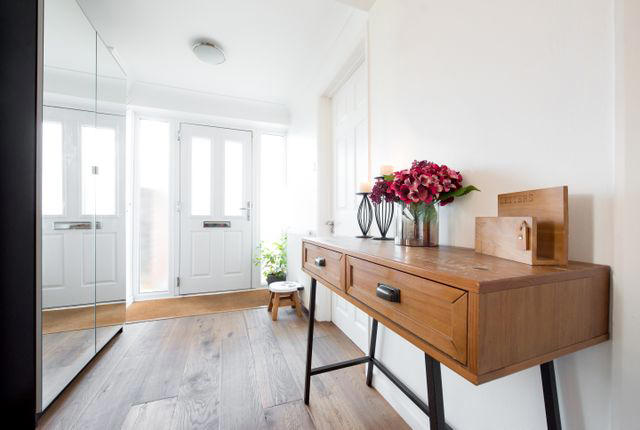 5 Entryway Décor Mistakes That Make a Bad First Impression