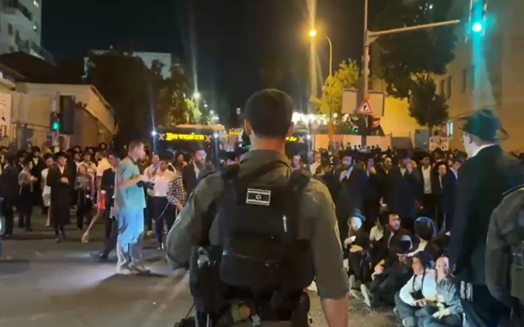Police attempting to break up violent Haredi protests in Jerusalem ...