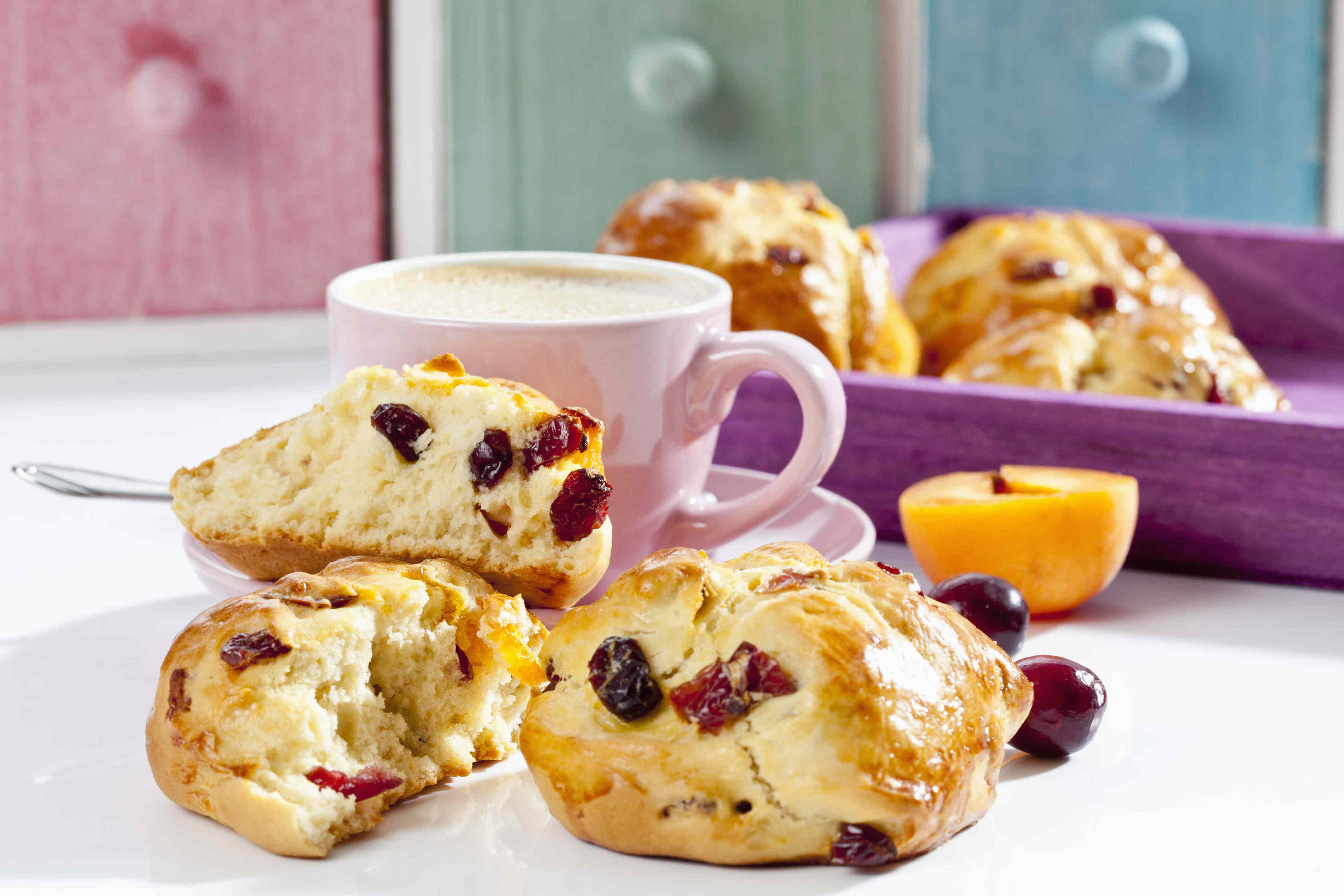 Forget Dinner Parties—Café-Style Hosting Is the New Way to Entertain at ...