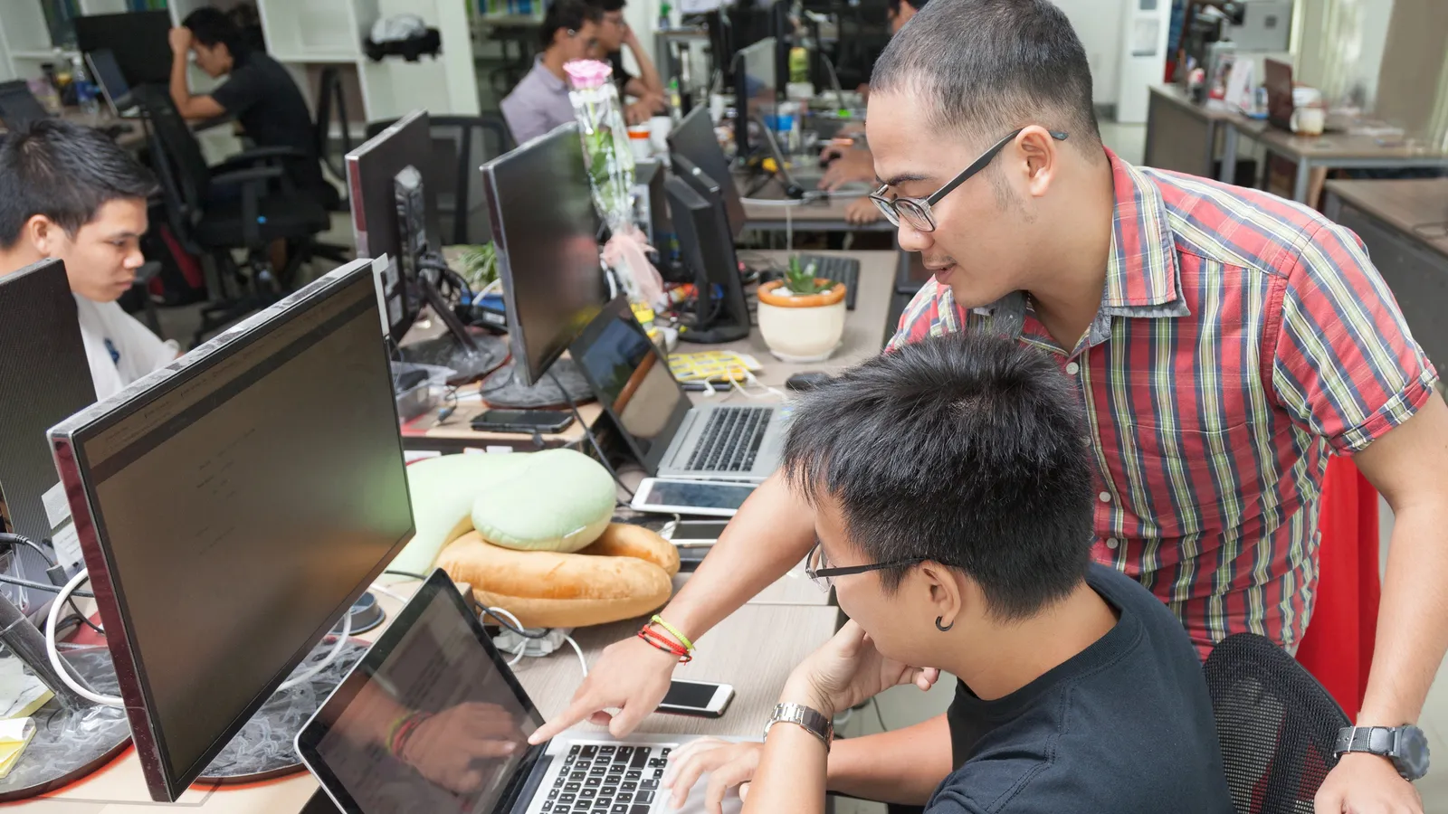 Microsoft confirms it will no longer involve Chinese engineers in ...
