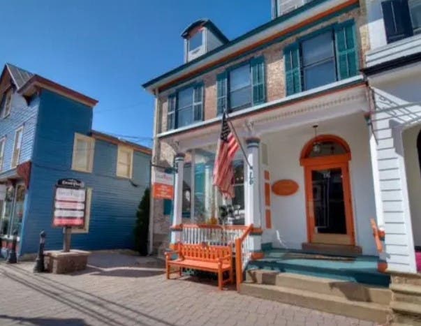 Dockside Band To Bring Yacht Rock To Newtown's Historic State Street