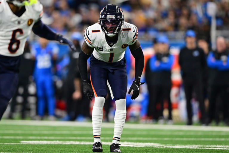 Bears cornerback Jaylon Johnson to miss several weeks of camp with injury
