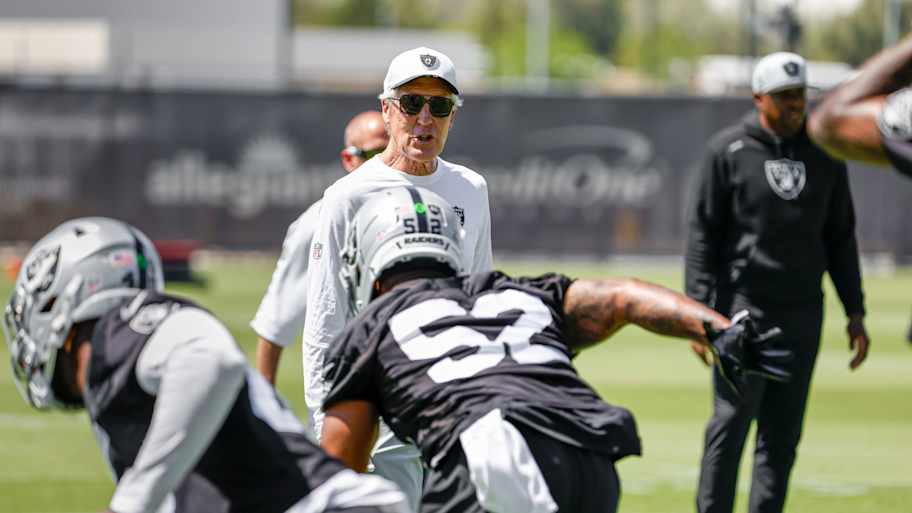 This Veteran Looks to Set Tone at Raiders' Training Camp