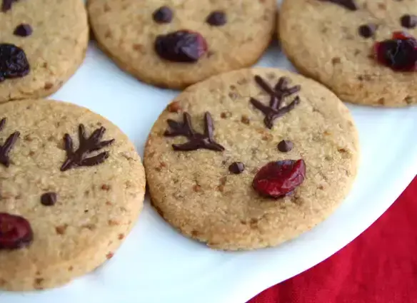Reindeer shortbread cookies (gluten-free and vegan)