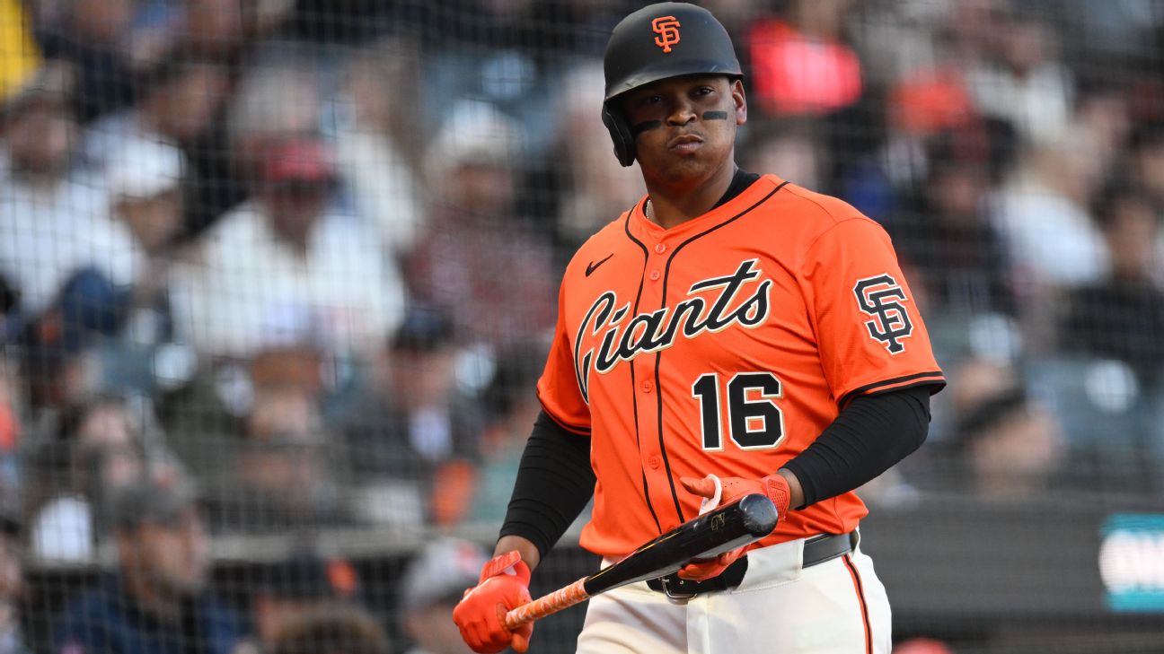 Giants' Rafael Devers to make first career start at first base
