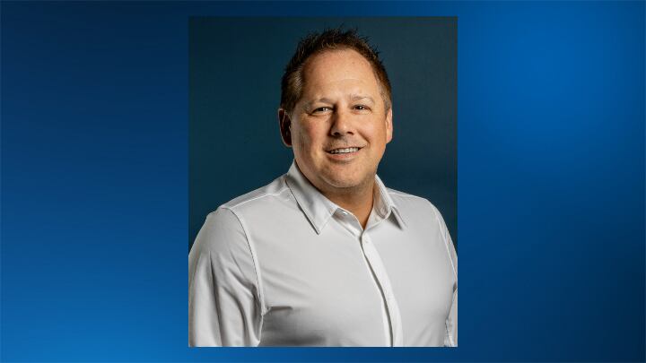 New candidate’s slogan: ‘Make America Iowa’