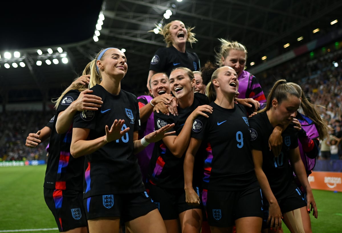 England 2-1 Italy: Chloe Kelly scores last-minute winner as Lionesses ...