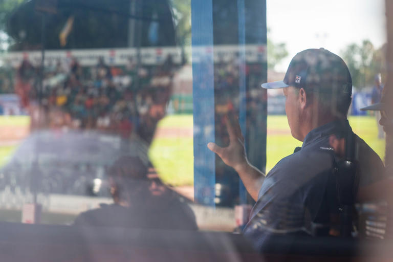 Retired Detroit Tigers legend coaches Kalamazoo Growlers for a day