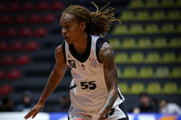 Ala se despede do Corinthians após passagem relâmpago